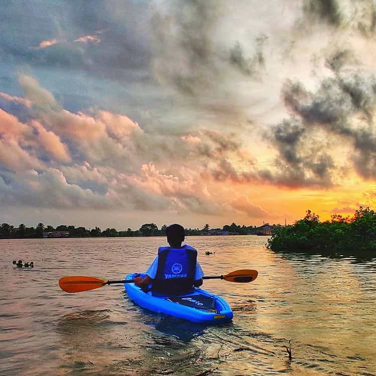 Nadodi Kayaking in Alleppey Backwaters 🛶