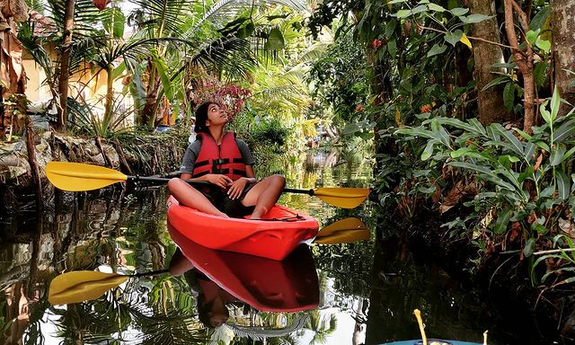 Nadodi Kayaking in Alleppey Backwaters 🛶